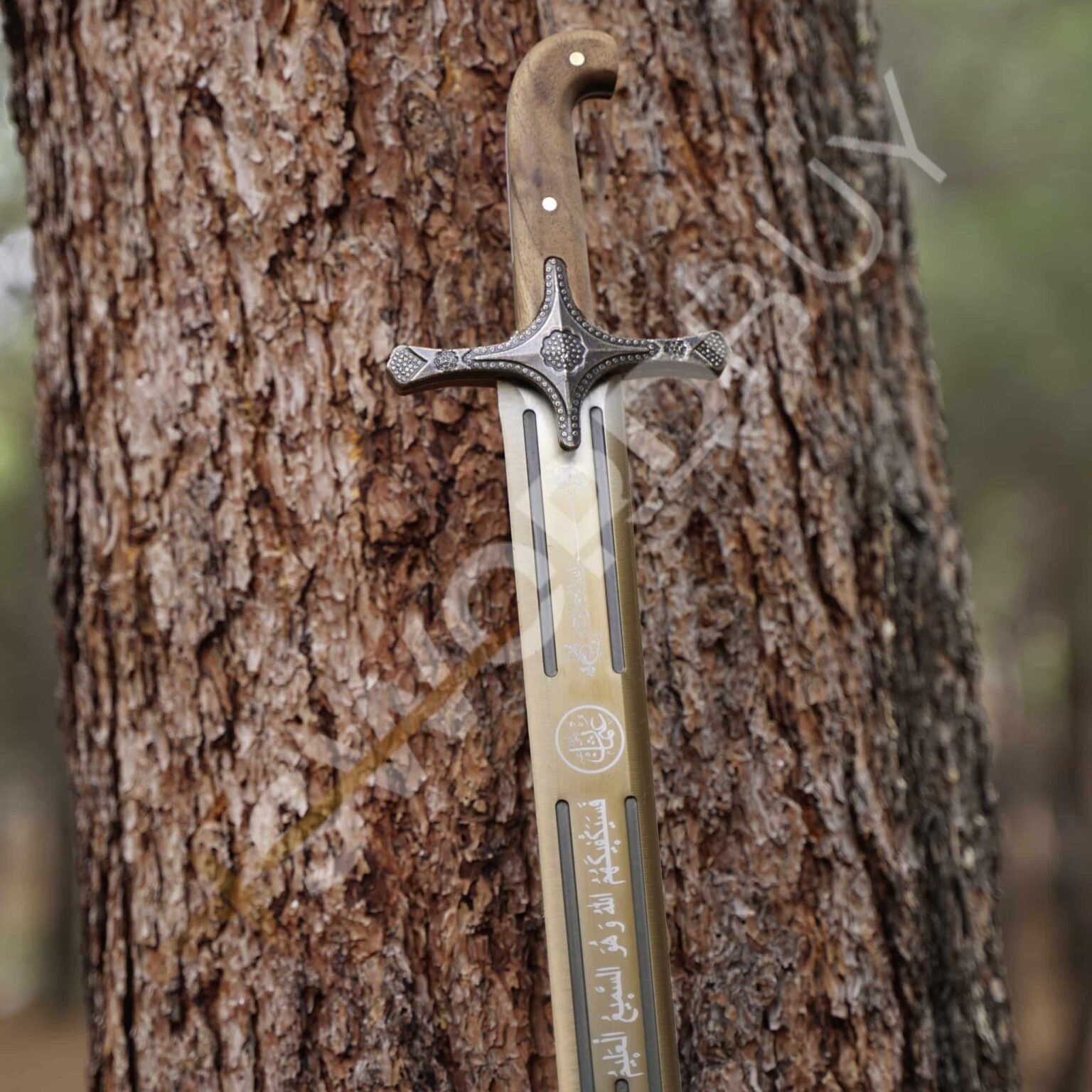 Explore the Legacy of the Uthman Sword at SwordBuy